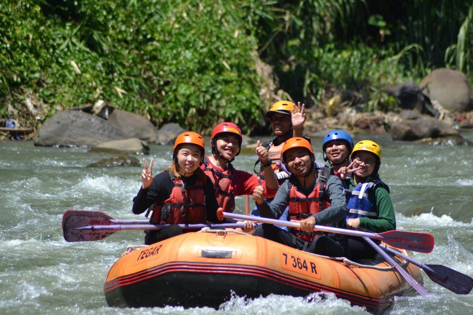 Gathering 2019 : Serunya Arung Jeram di Sungai Citra Elo Magelang - PT ...